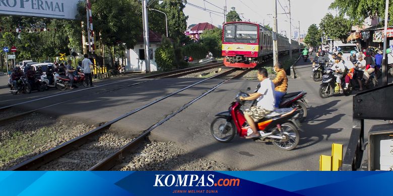 Begini Cara Aman Melintasi Rel Kereta bagi Pengendara Sepeda Motor