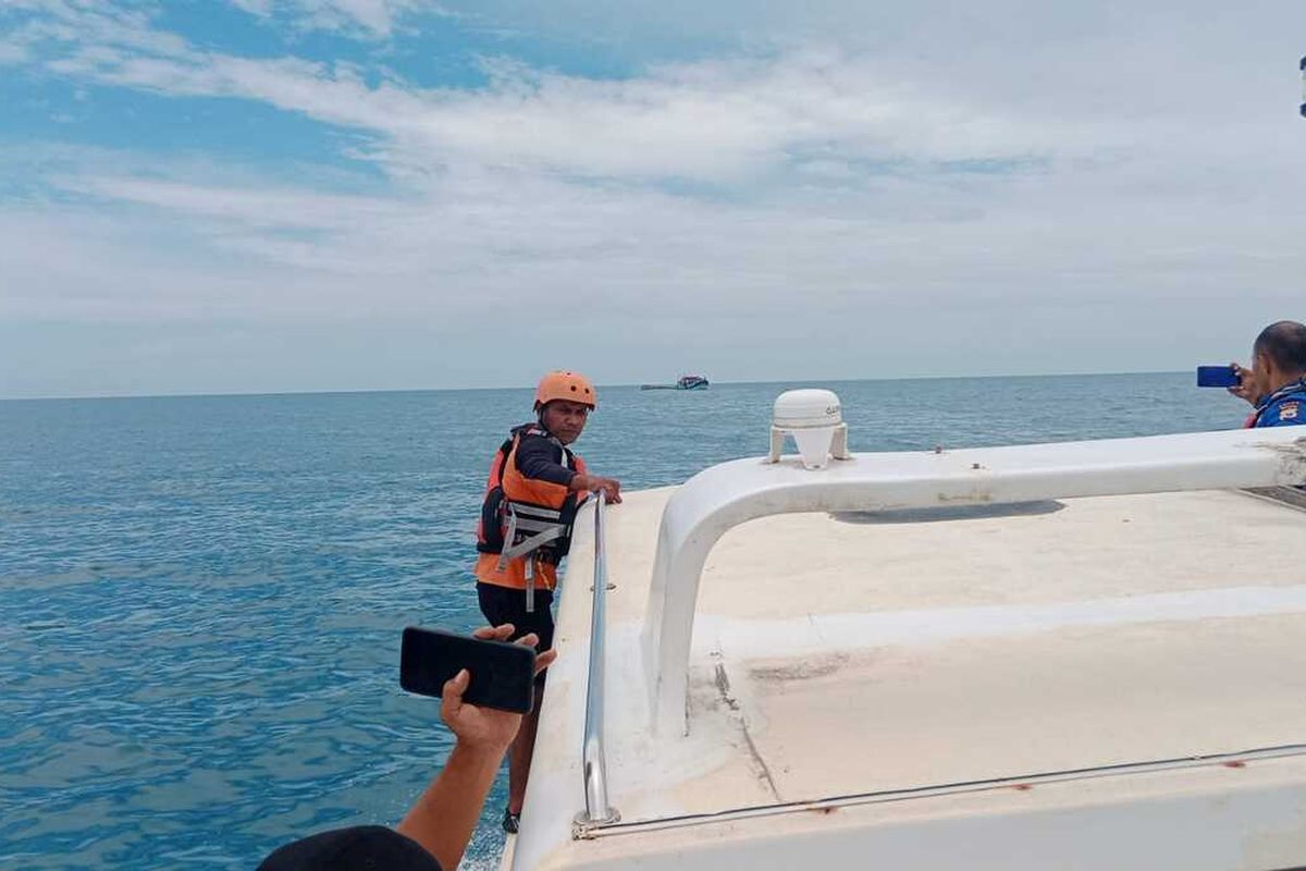 Cuaca Buruk Hambat Operasi Pencarian 4 ABK KM Indo Perkasa 03 di Laut ...