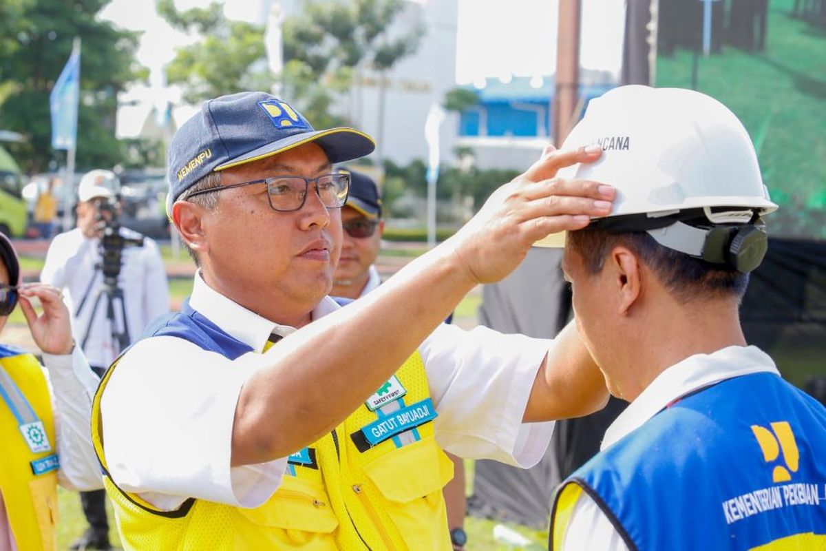 Antisipasi Banjir Saat Musim Hujan, BBWS Siagakan 72 Alat Berat Hulu di ...