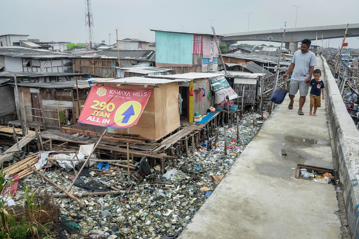 Fenomena Warga Miskin: Kebutuhan Rokok Mengalahkan Telur dan Daging