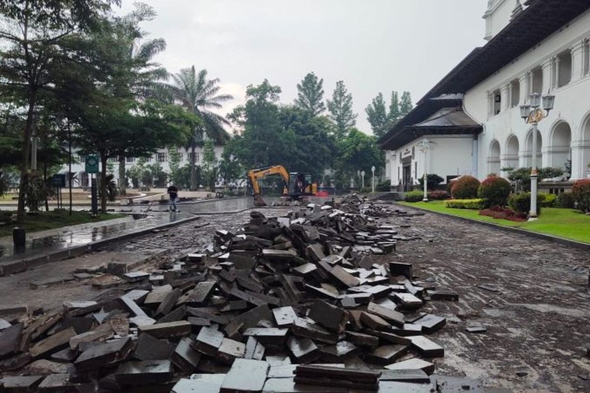 Dedi Mulyadi Pastikan Penataan Gedung Sate Tak Geser Prasasti PU