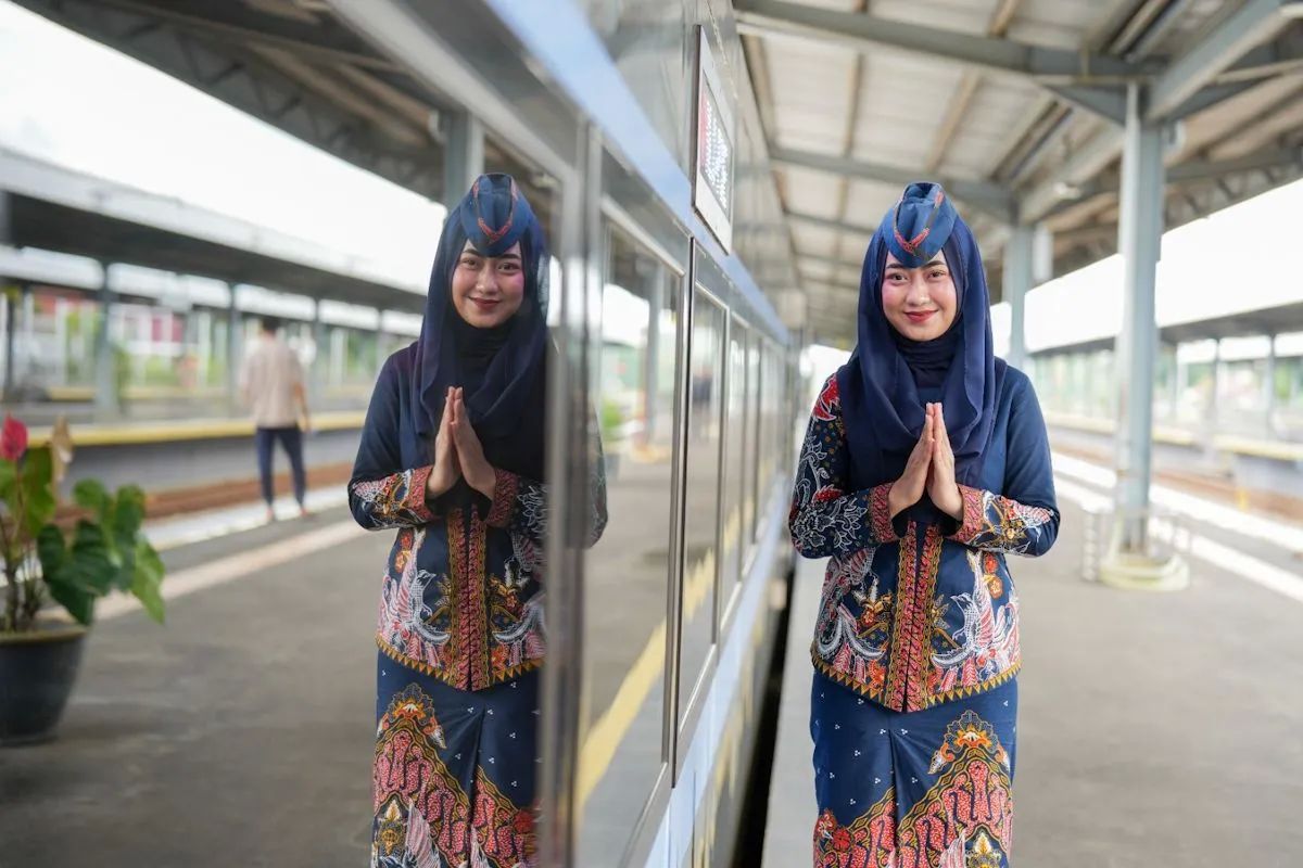 KAI Services Buka 1.100 Lowongan Pramugara dan Pramugari Kereta Api