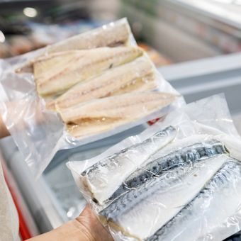 Simak, Cara Mencairkan Ikan Beku dari Freezer dengan Benar