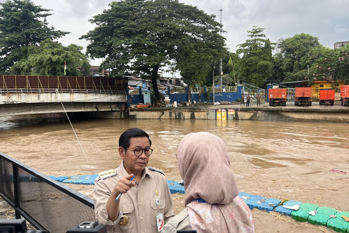 Banjir Jakarta, Pramono Anung Tinjau Pintu Air Manggarai
