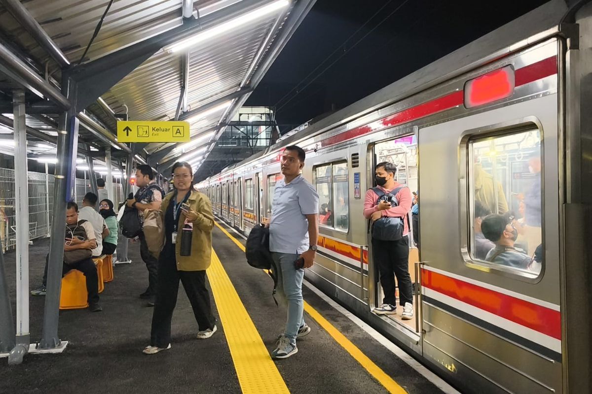 Baru 4 Hari Beroperasi, Stasiun Jatake Tangerang Sudah Layani Lebih ...