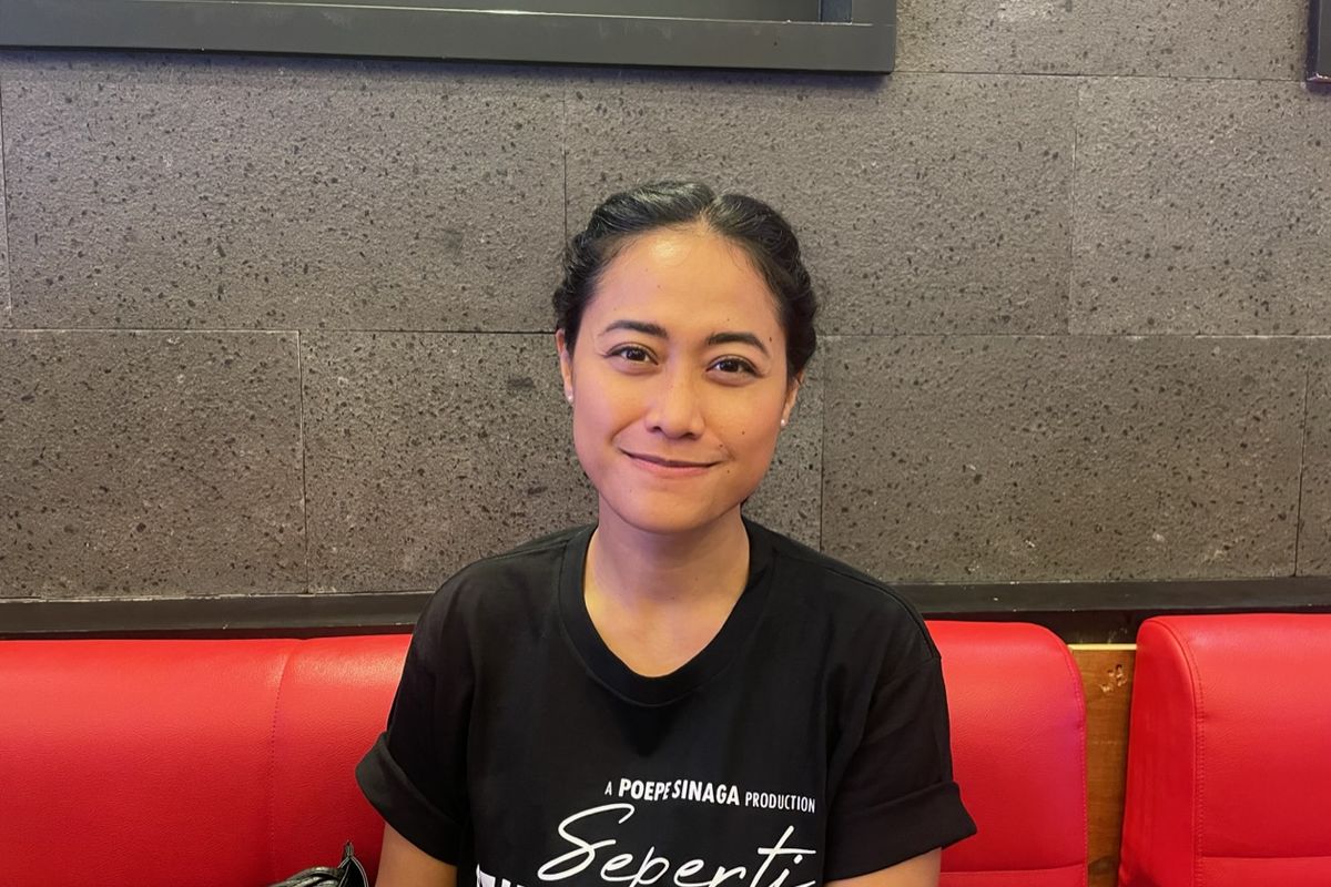 Putri Ayudya Menangis Usai Nonton Film Seperti Seharusnya