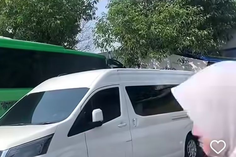 Parkir Rp 50.000 di Masjid Agung Demak, Dishub: HiAce Rp 50.000 Sesuai Aturan
