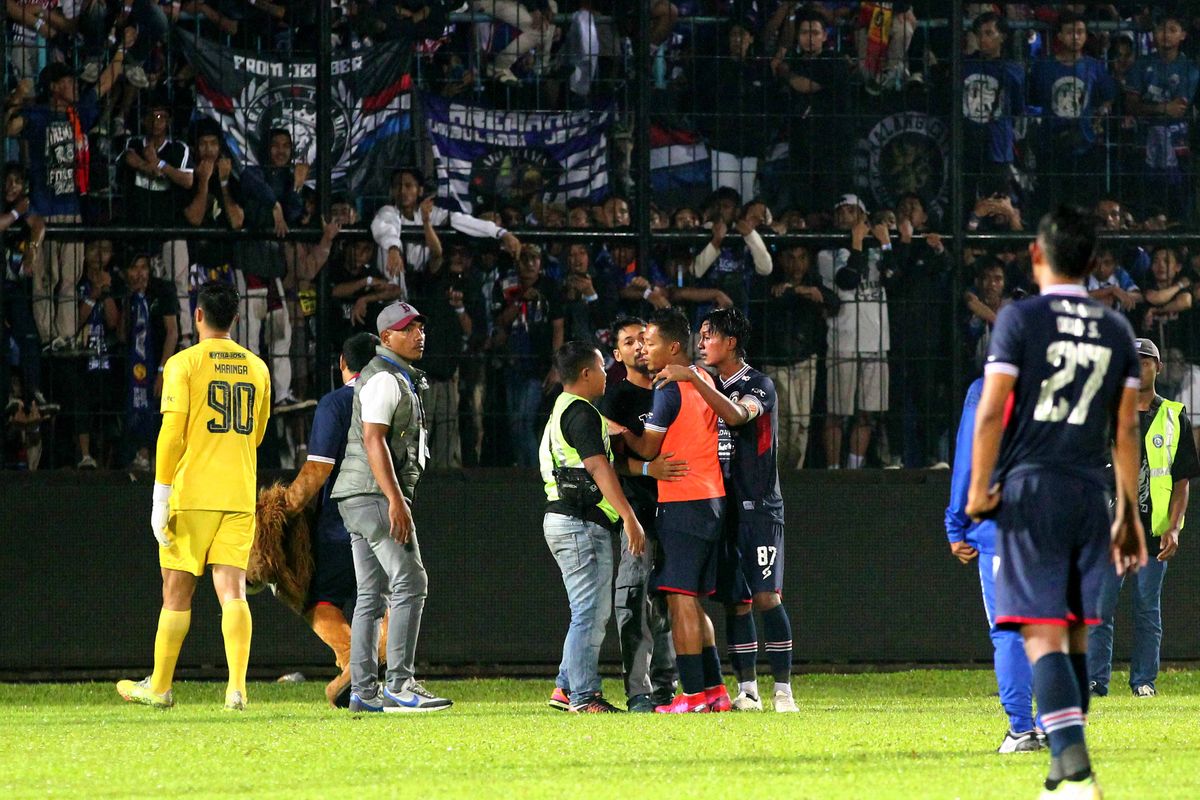 Aremania Tak Serang Pemain, Komnas HAM Pertanyakan Penggunaan Gas Air Mata