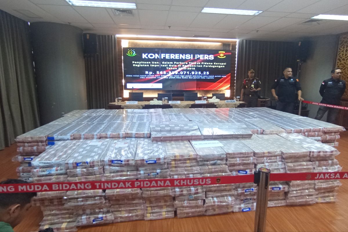 Penampakan Uang Rp 565 Miliar Sitaan Kejagung dari Kasus yang Seret Tom Lembong