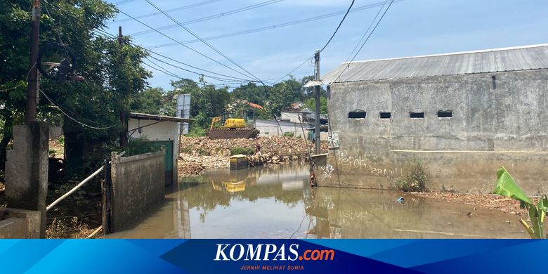 10 Bulan Banjir Rendam Perbatasan Bulak Barat-Pasir Putih Depok, ke ...