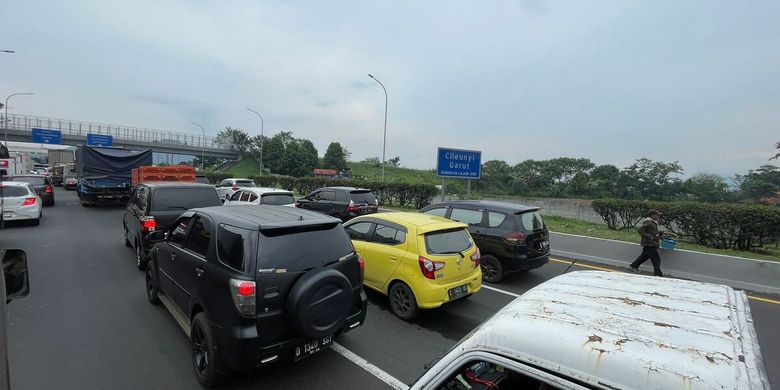 Berita Harian Titik Macet Jawa Barat Terbaru Hari Ini - Kompas.com
