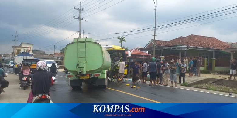 Truk Tanki Hilang Kendali Tabrak Bus di Bangka Tengah, Kedua Sopir Luka Berat