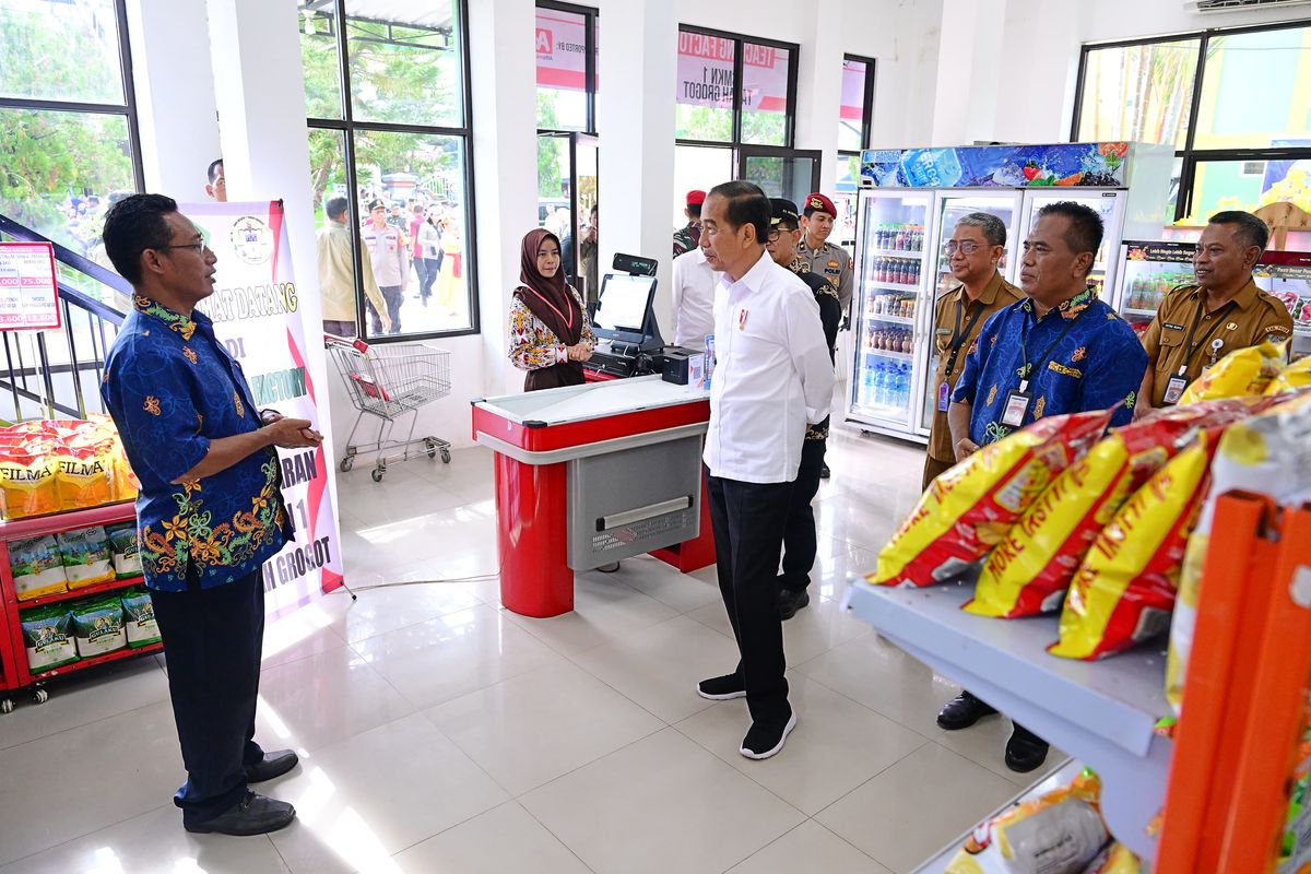 Jokowi Kunjungi SMK Negeri 1 Tanah Grogot dan Bagi-bagi Sepeda untuk Siswa
