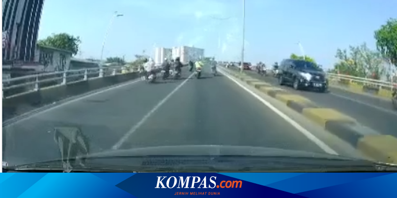 Saat Naik Flyover, Tidak Boleh Asal Pindah Lajur