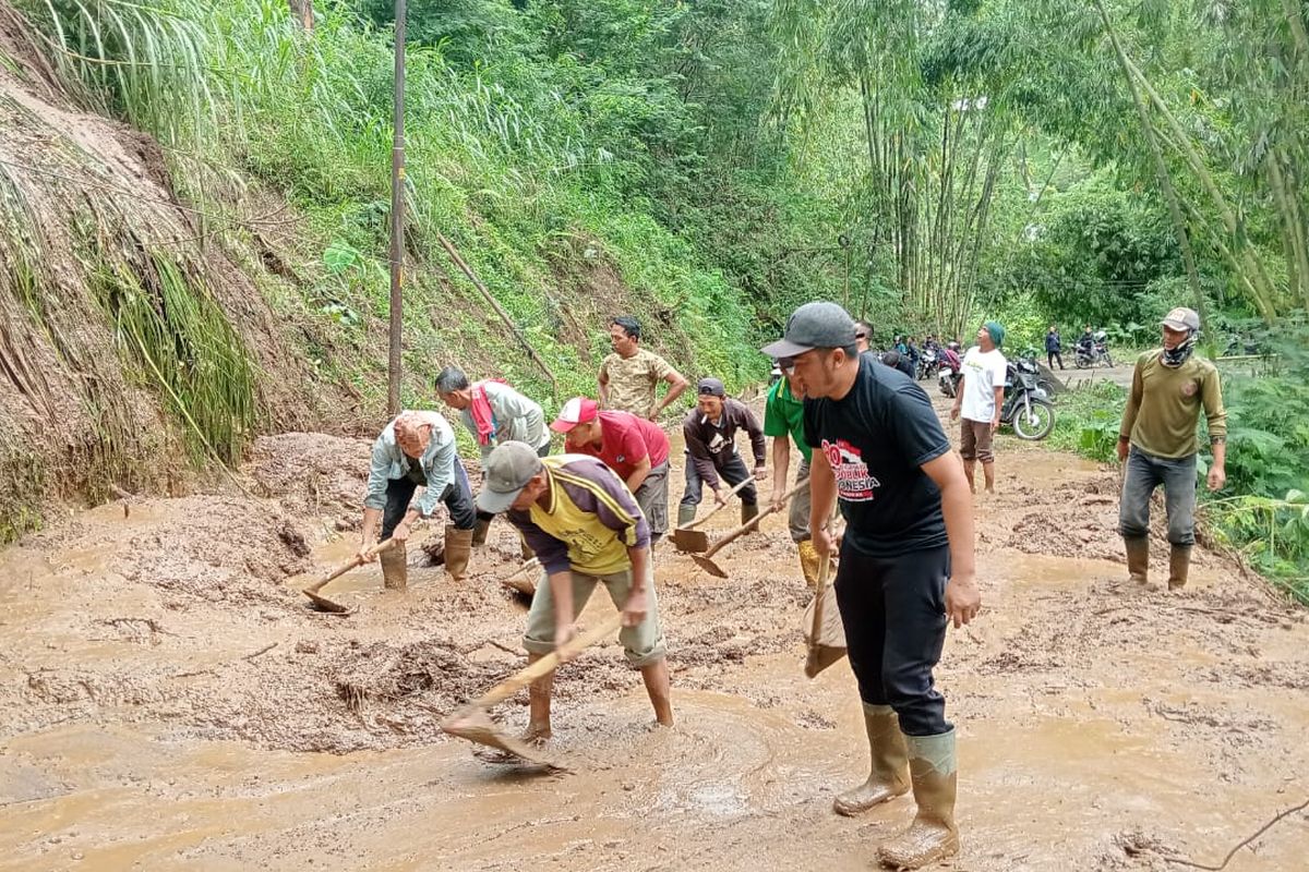 Hujan Deras Akibatkan Longsor di Kawasan Puncak Tosari Pasuruan
