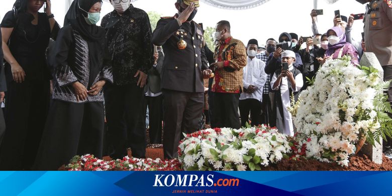 BERITA FOTO: Penghormatan Terakhir Kapolri Listyo Sigit untuk Azyumardi ...