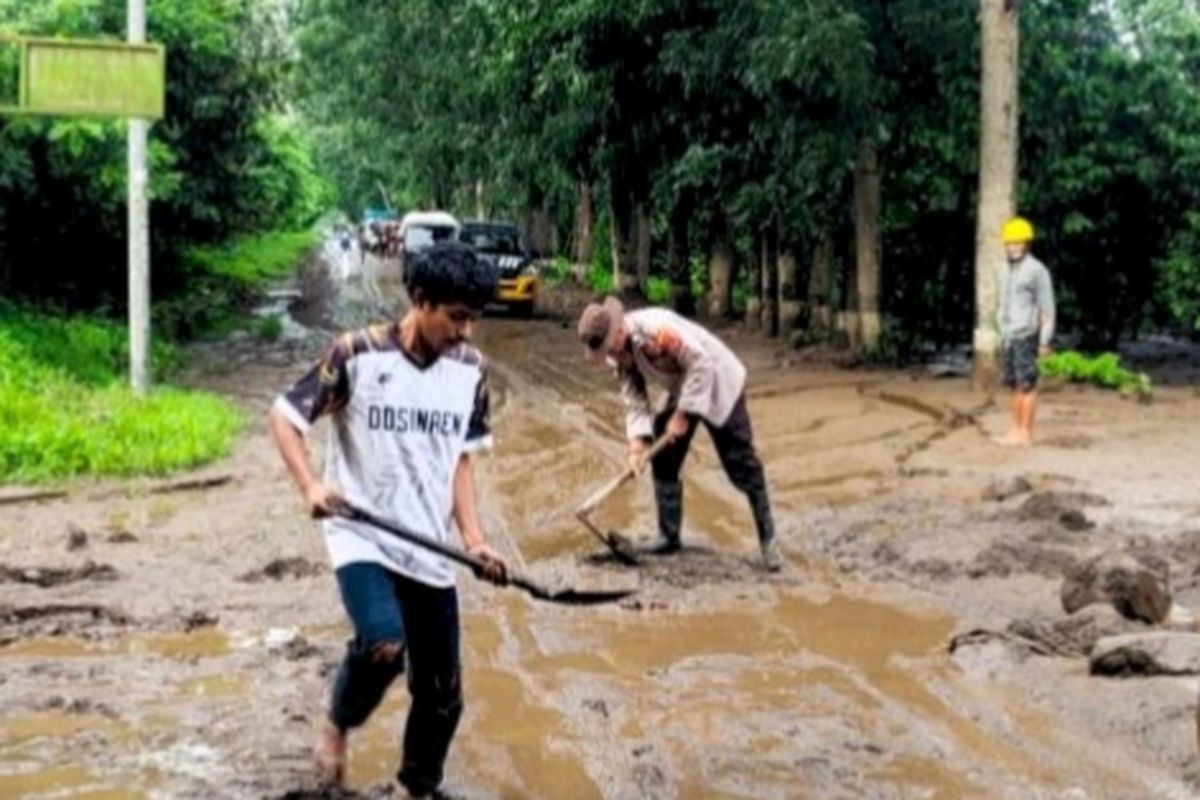 Jalur Trans Larantuka-Maumere Kembali Normal Usai Sempat Tertutup ...