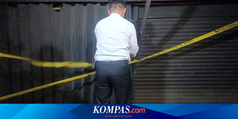 Satpol PP Tutup Permanen Tempat Penjualan Miras di Duren Sawit