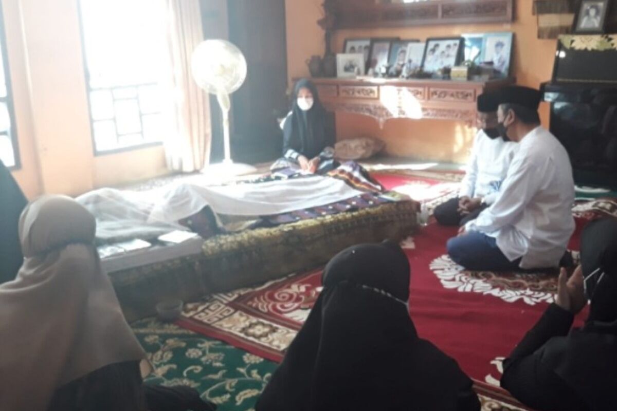 Tokoh Adat Melayu Datuk Seri Al Azhar Wafat, Gubernur Riau: Kami ...