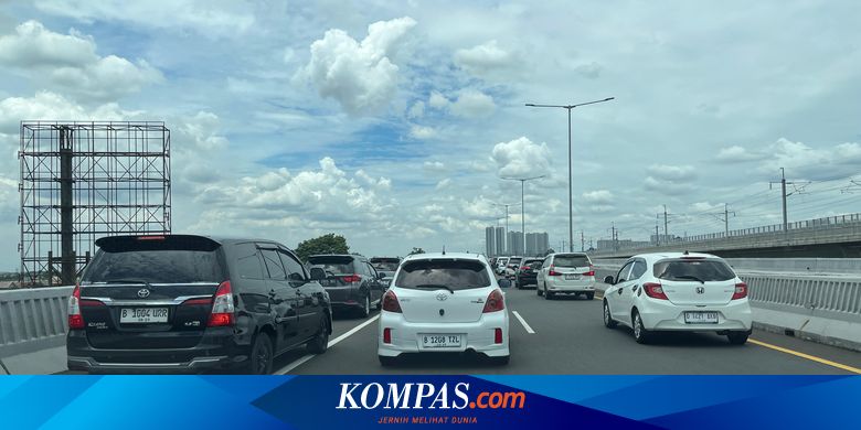 Macet di Tol Layang MBZ Arah Cikampek, Ada Tabrakan Beruntun
