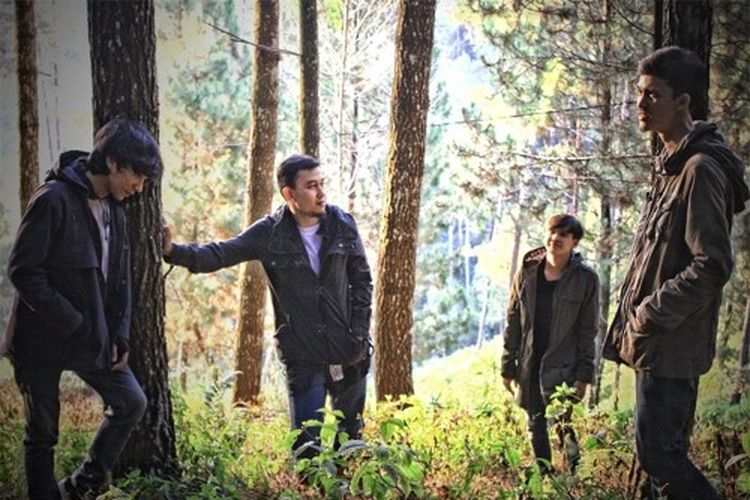 Lirik dan Chord Lagu Badut dari Afterisya
