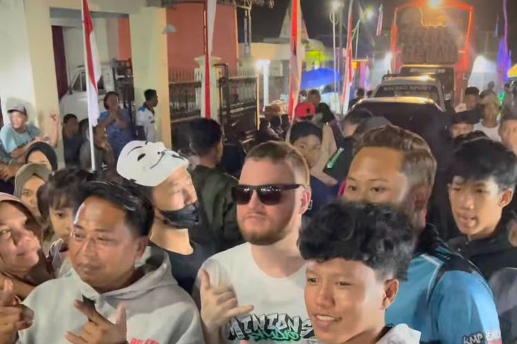 Warga Banyuwangi Iuran Rp 38 Juta Demi Karnaval Sound Horeg, 1 Orang Bayar Rp 1,5 Juta - Halaman ...