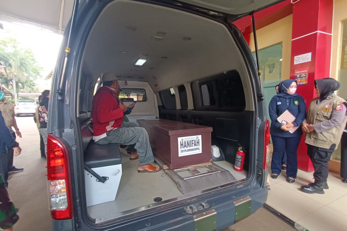 Tangis Keluarga Pecah Saat Jemput Jasad Hanifah Korban Kebakaran Depo Pertamina Plumpang