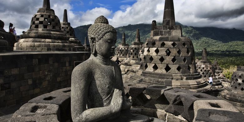 Misteri Keberadaan Kepala Arca Buddha Candi Borobudur
