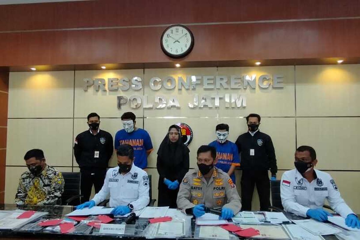 Tawarkan Jasa di Media Sosial, Komplotan Pembuat Ijazah Palsu Diringkus ...