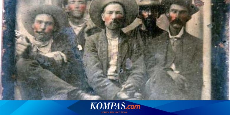 Foto Bandit "Billy The Kid" Bersama Pembunuhnya Ditemukan di Pasar Loak