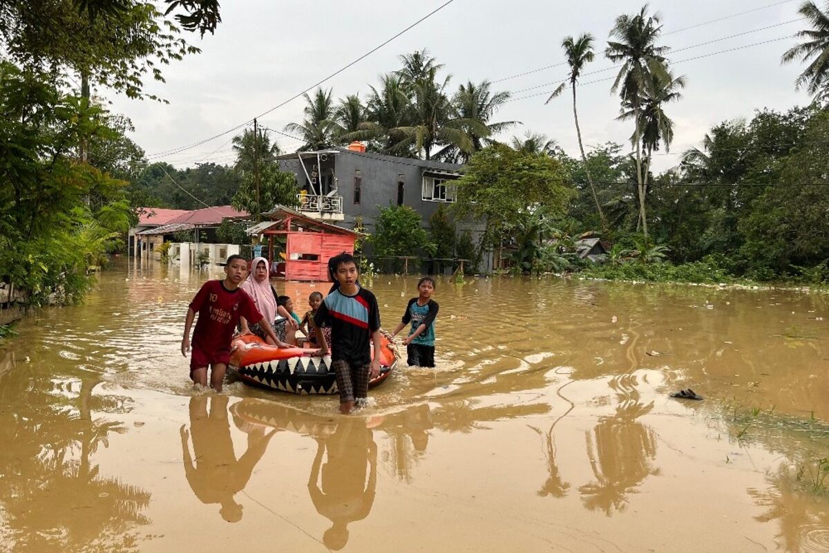 Warga Korban Banjir di Kendari Alami Sakit, Keluhkan Kekurangan Obat dan Logistik