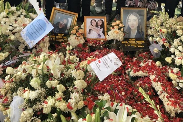 Melisha dan Melitha Sidabutar Berdampingan di San Diego Hills