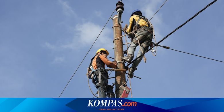 Cara dan Biaya Memindahkan Tiang Listrik PLN di Depan Rumah