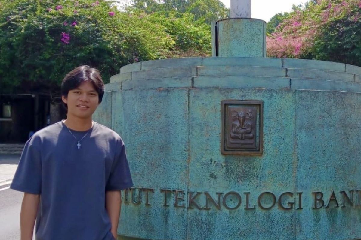 Cerita Askal dan Khalisya, Siswa Asal Merauke Diterima ITB, Tempuh 3. ...