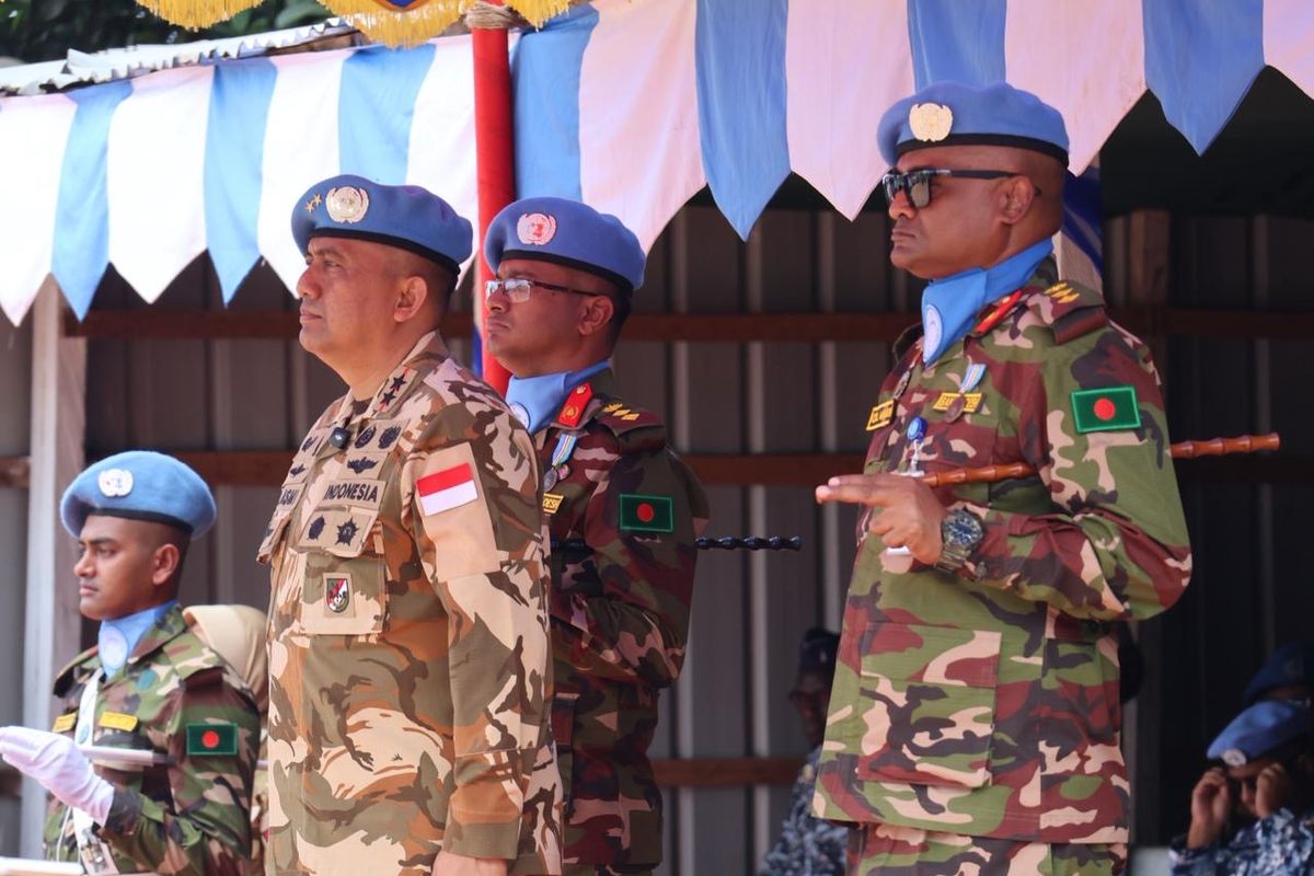 Mayjen TNI Maychel Asmi Pimpin Medal Parade di Afrika, Beri Medali ke ...