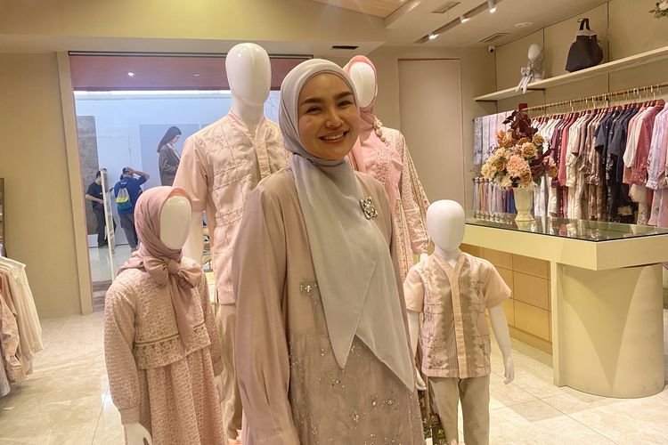 Berita Terkini Harian Ria Miranda Utamakan Kenyamanan Saat Memilih Baju ...