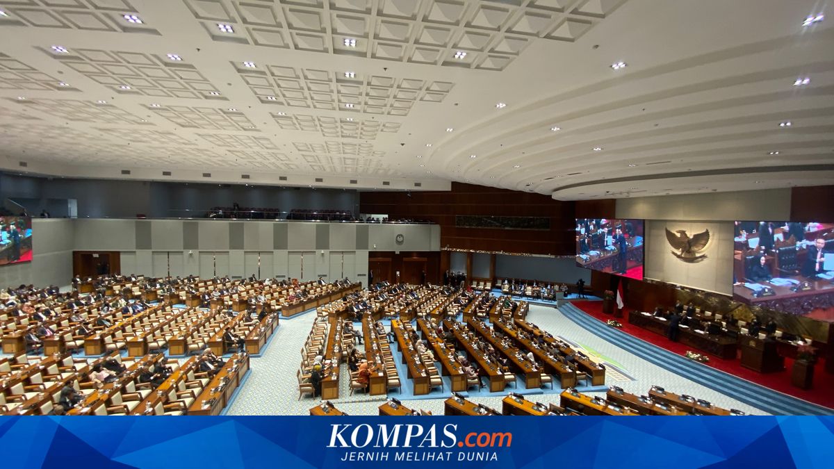 DPR RI Sahkan RUU Polri Jadi UU, Usia Pensiun Kapolri Resmi Bertambah