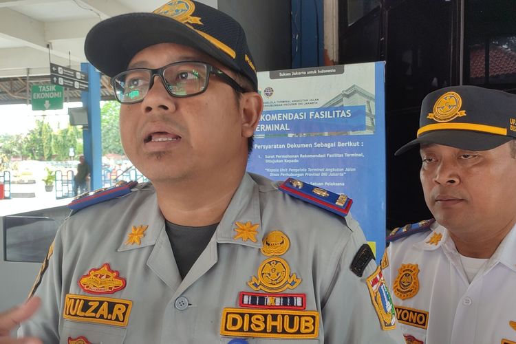 Berita Terkini Harian Lonjakan Penumpang Terminal Kampung Rambutan ...