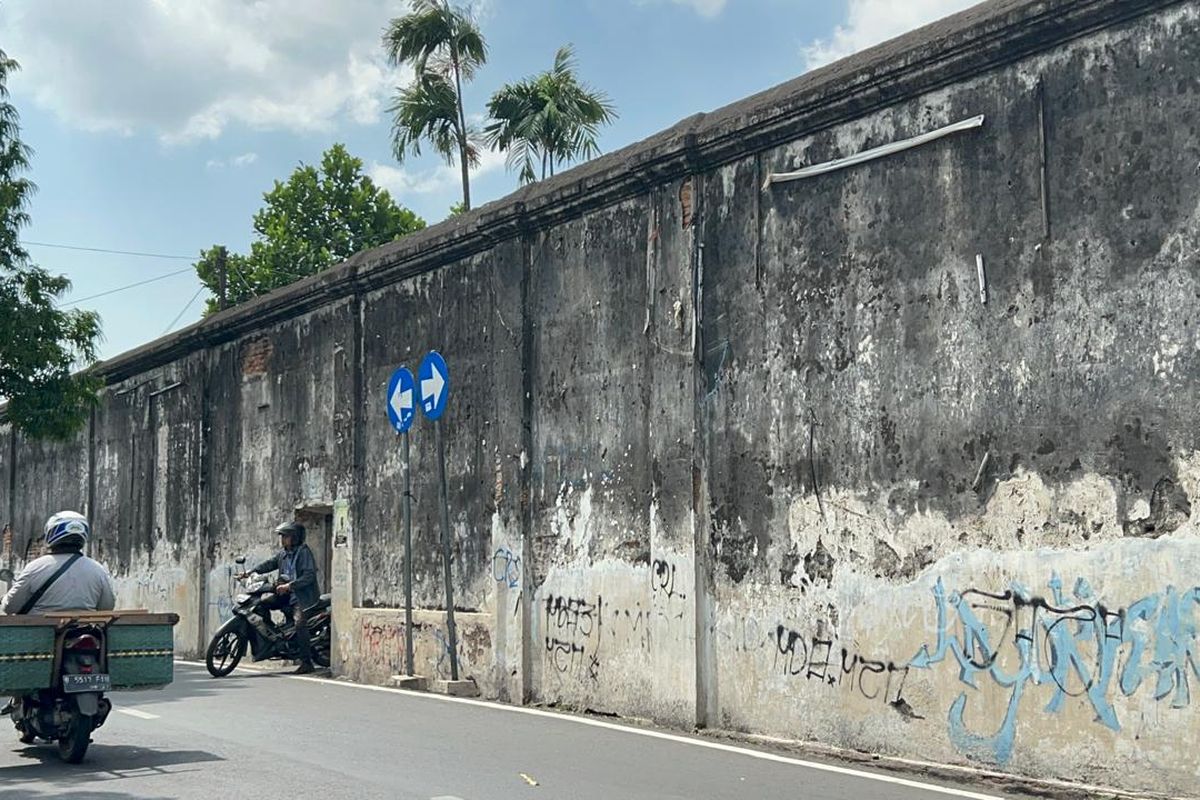 GKR Timoer Sayangkan Aksi Vandalisme Tembok Benteng Keraton Solo, Sebut ...