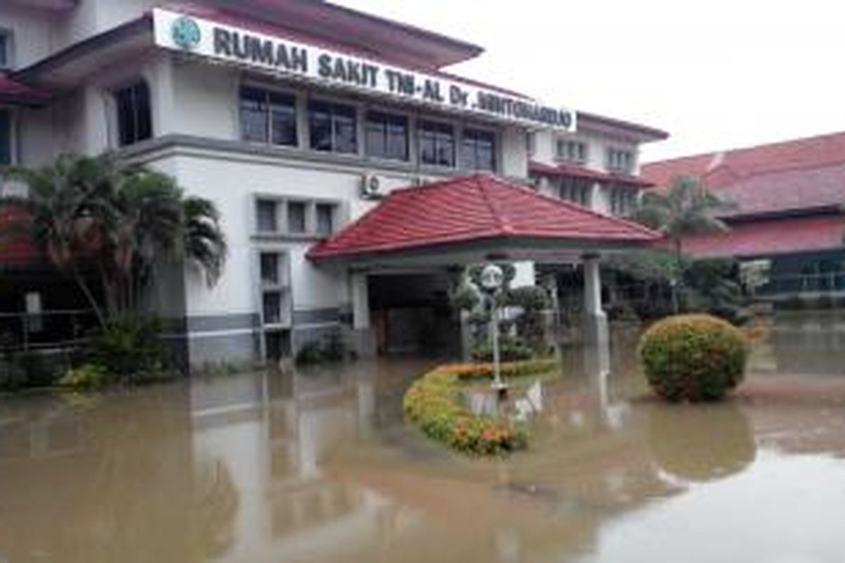 Depan RS Mintohardjo Banjir, Pasien Masuk Lewat Belakang