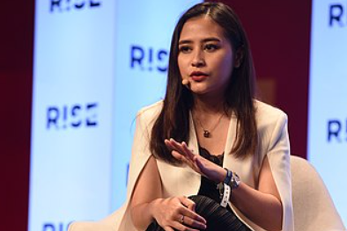 4 Rekomendasi Film yang Dibintangi oleh Prilly Latuconsina Halaman all ...