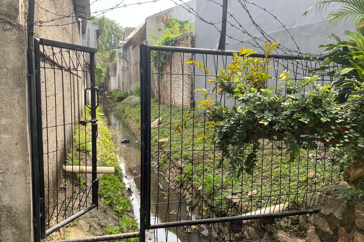 Bosan Banjir Terus, Warga Kebayoran Baru Desak Kali Grogol Segera Dikeruk