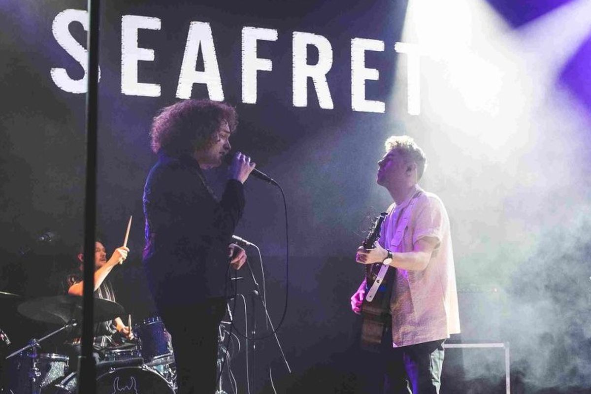 Lirik dan Chord Lagu Running Out of Love - Seafret