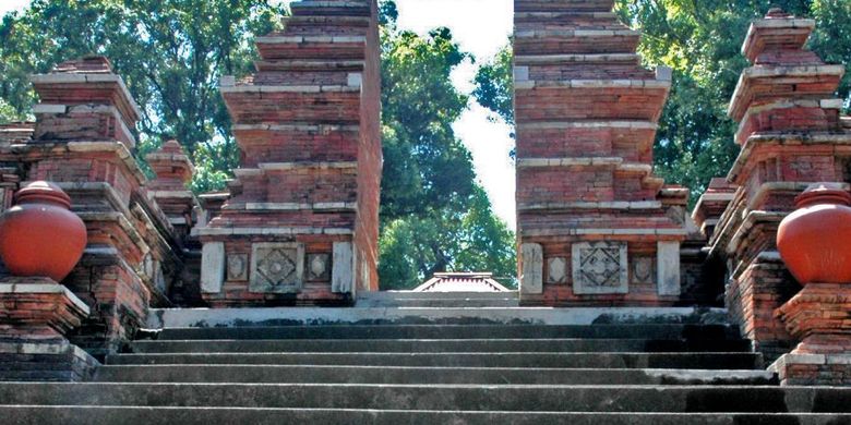 Berita Harian Daftar Raja Yang Dimakamkan Di Makam Raja Imogiri Terbaru ...