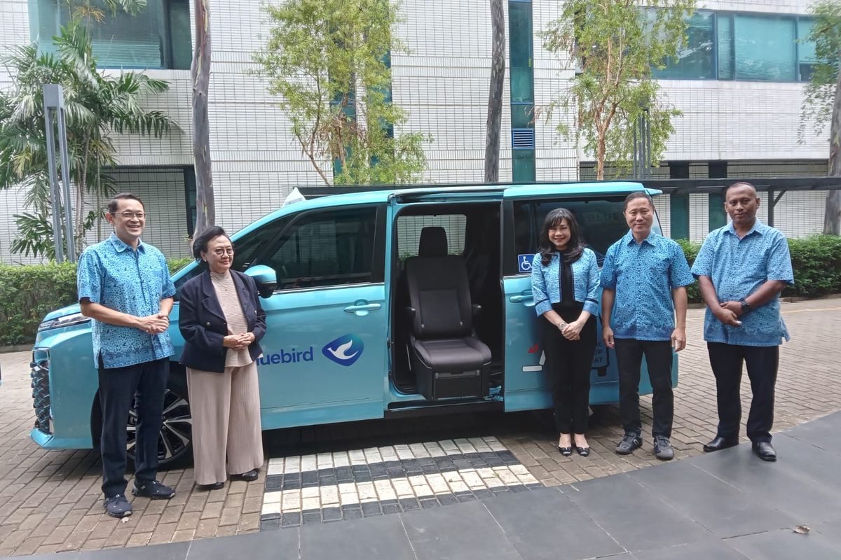 Blue Bird Luncurkan Layanan Taksi untuk Difabel dan Lansia, Ada Fitur ...