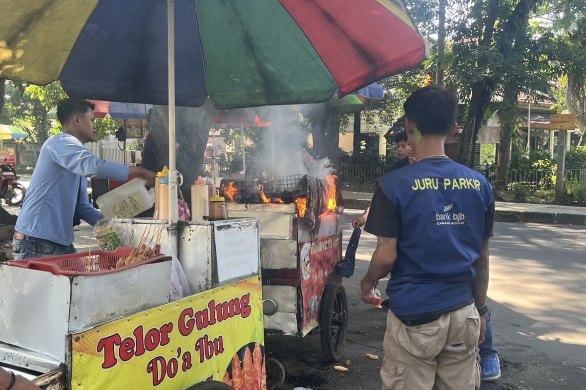 Gerobak Tukang Gorengan Terbakar di Taman Heulang Bogor, Kerugian ...