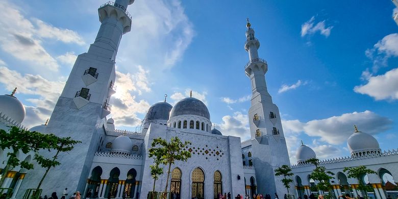 Berita Terkini Harian Ahmad Mustakim Masjid Sheikh Zayed Solo Terbaru ...