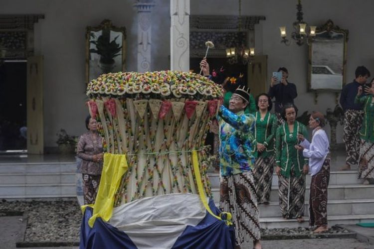 Foto : Mengenal Gunungan Bromo, Gunungan Istimewa pada Garebeg Maulud ...
