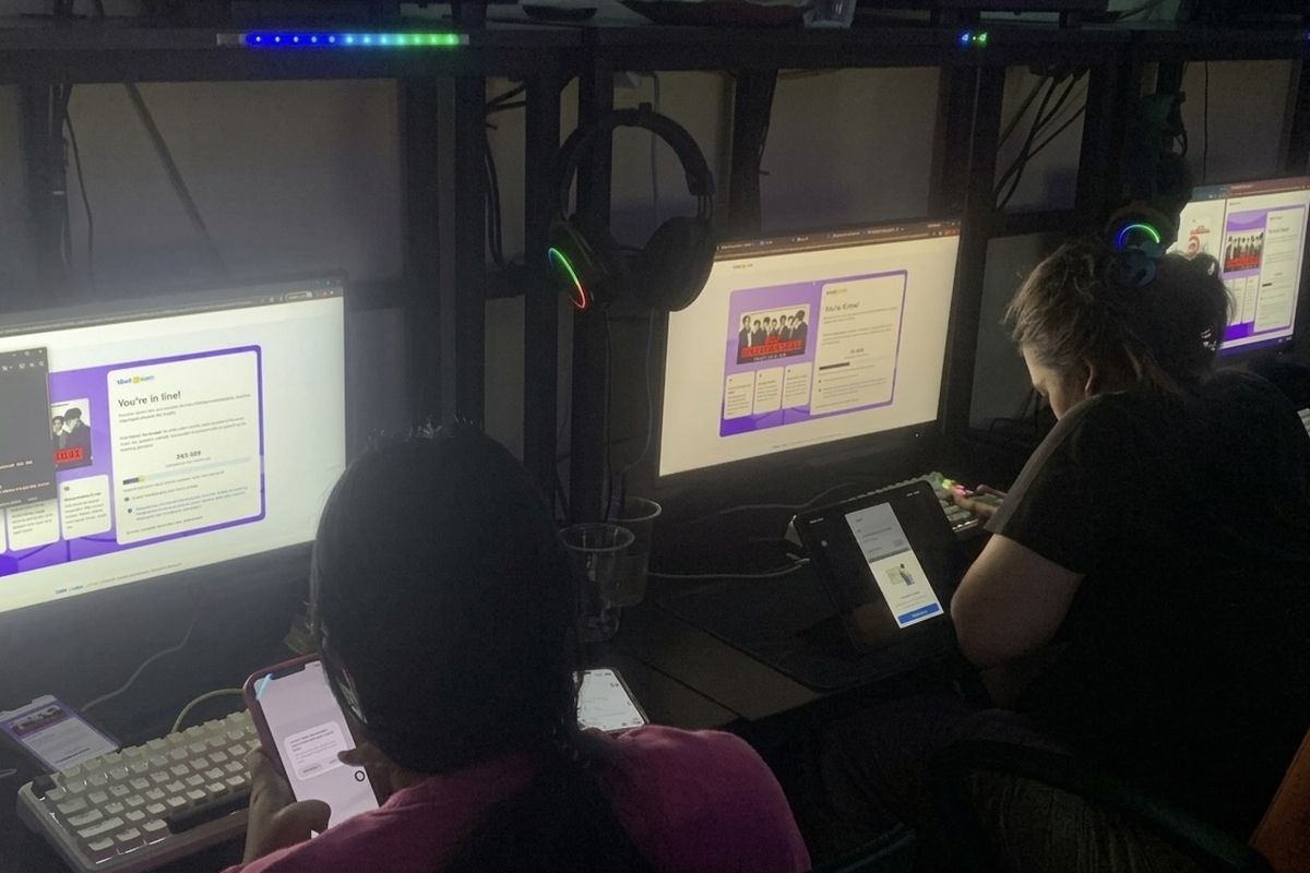 Berburu Tiket BTS, ARMY Sewa Warnet Gaming tapi Menang dari HP