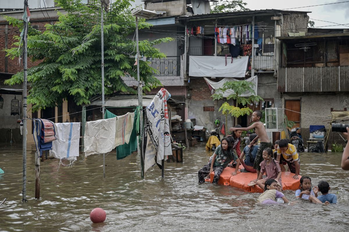 Jadi Langganan Banjir, Warga Kampung Pulo Jakarta Siap Pindah ke Rusun ...